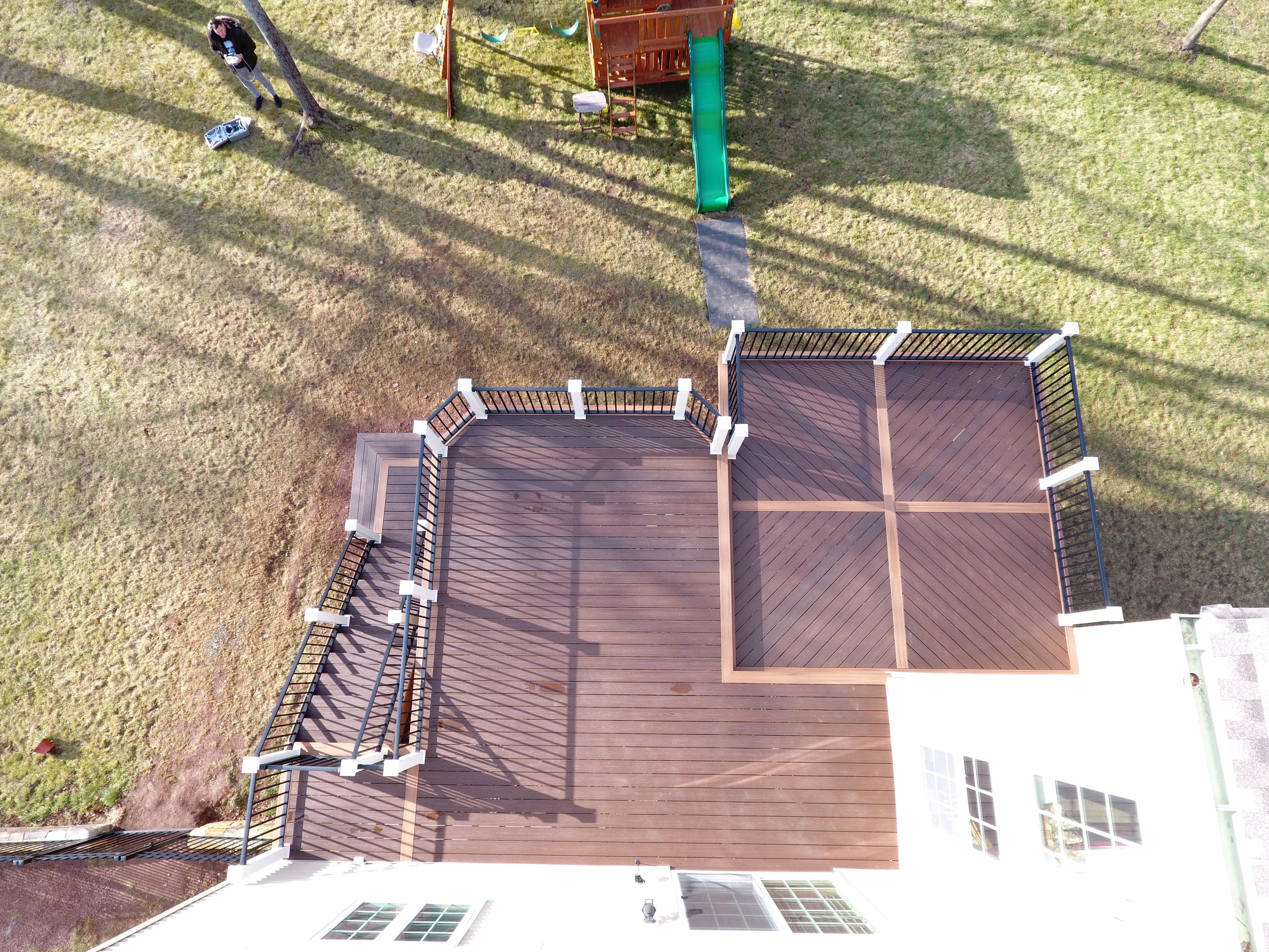 Gallery | 2 Level Deck, Custom Floor Pattern - Picture 7505 | Decks.com