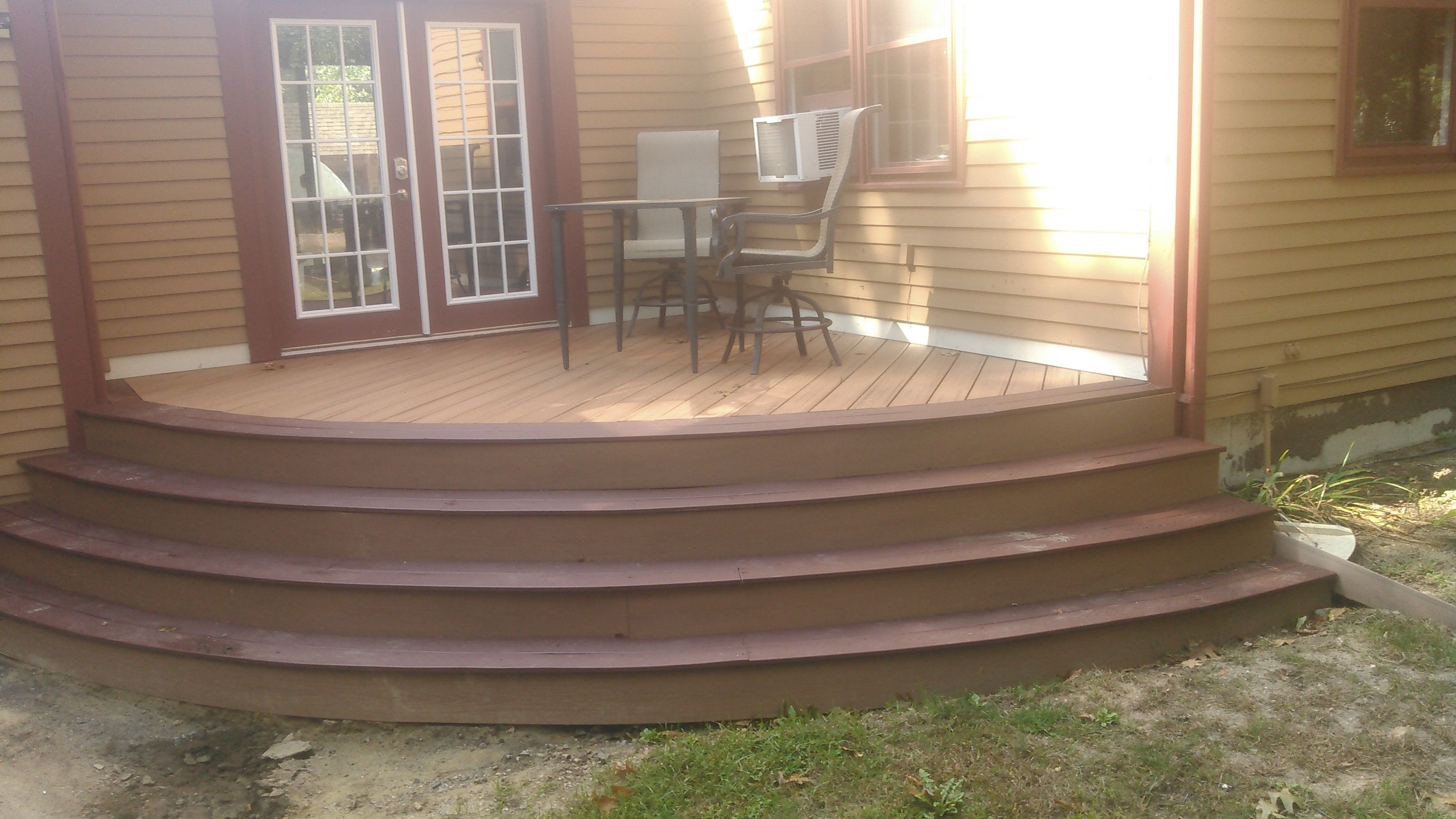 Gallery | Trex Custom Curve Deck - Picture 7689 | Decks.com