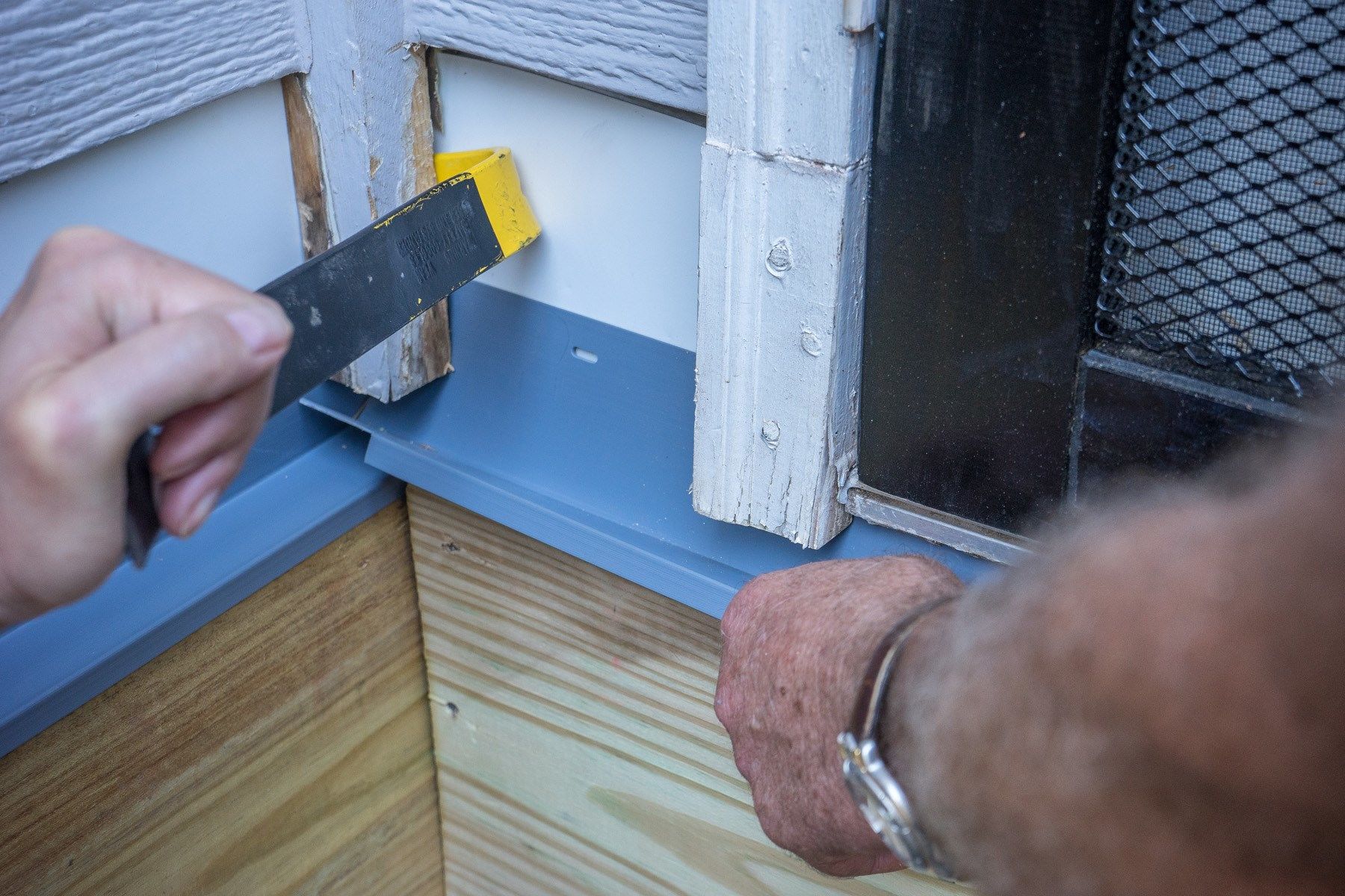 How To Install Z Bar Flashing - Wolfe Strue1935