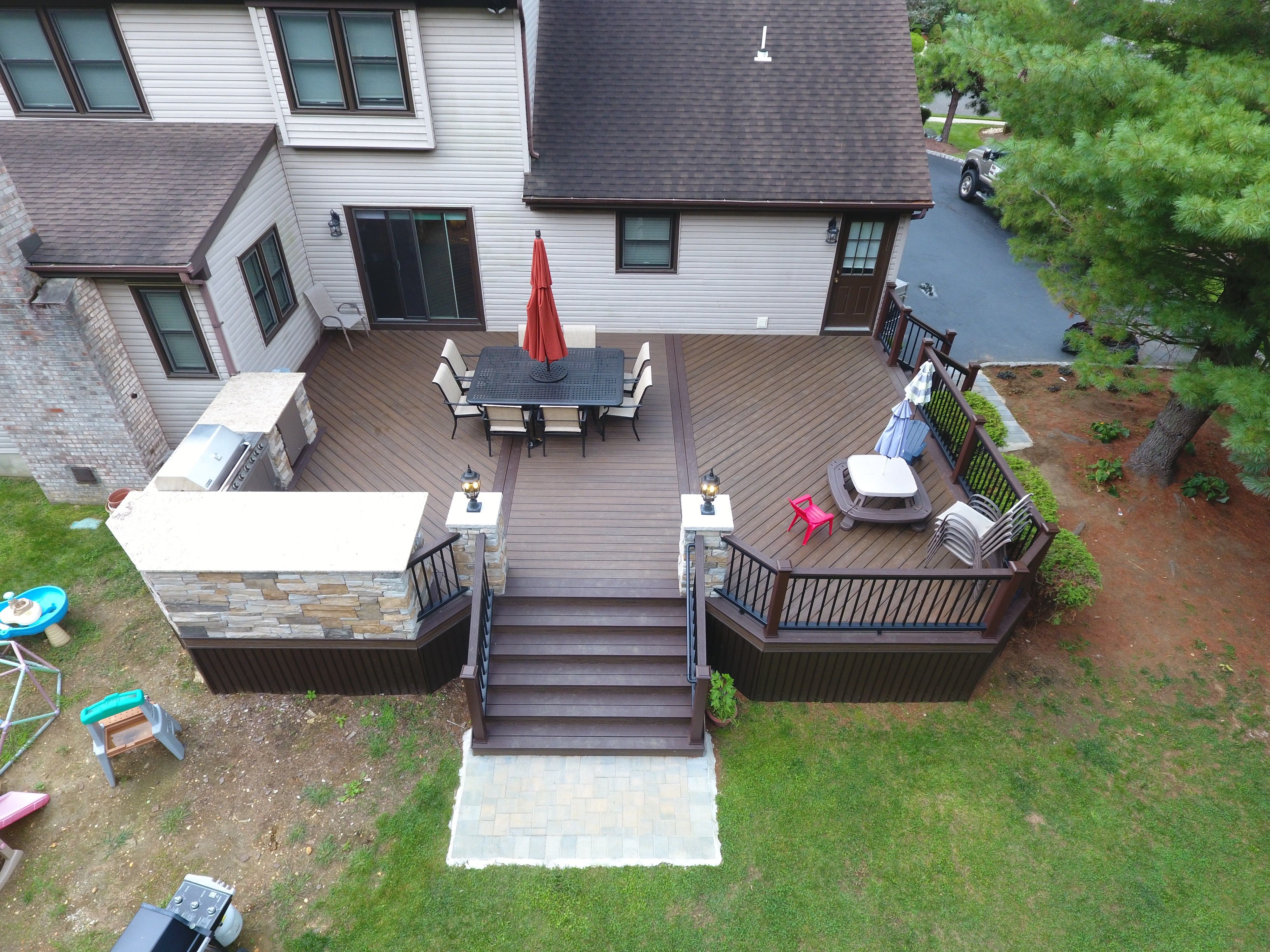 Gallery | Entertaining Maintenance Free Deck/Kitchen - Picture 7494 ...