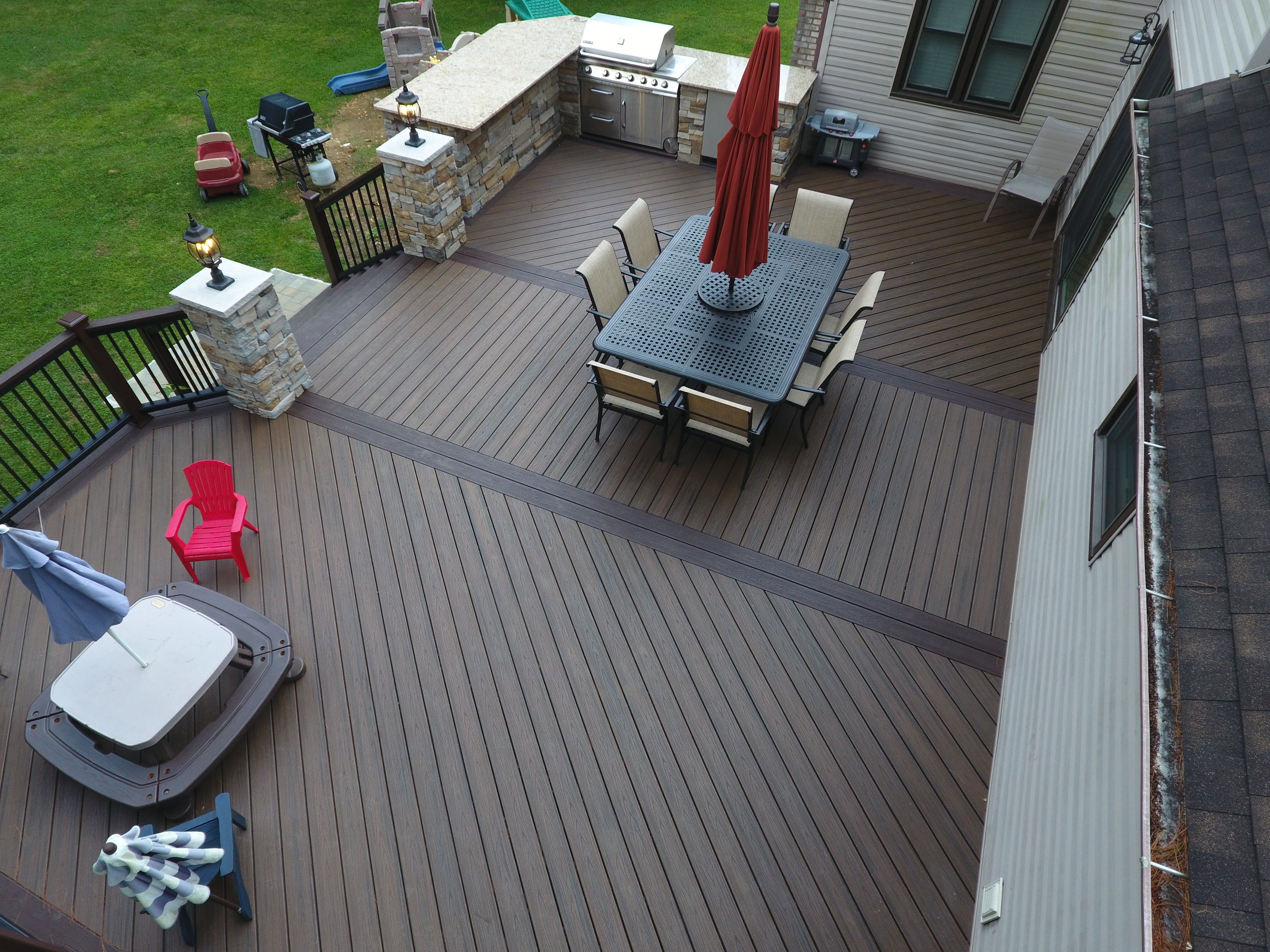 Gallery | Entertaining Maintenance Free Deck/Kitchen - Picture 7494 ...
