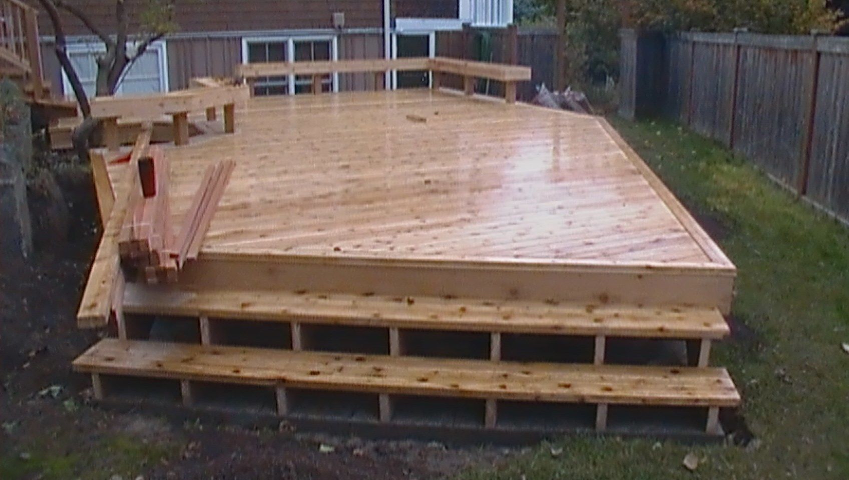 Gallery | Two level cedar deck - Picture 10626 | Decks.com